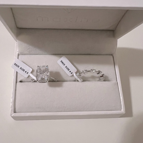 Maxine of Hollywood | Jewelry | New Maxine Dainty Crushed Ice Radiant ...